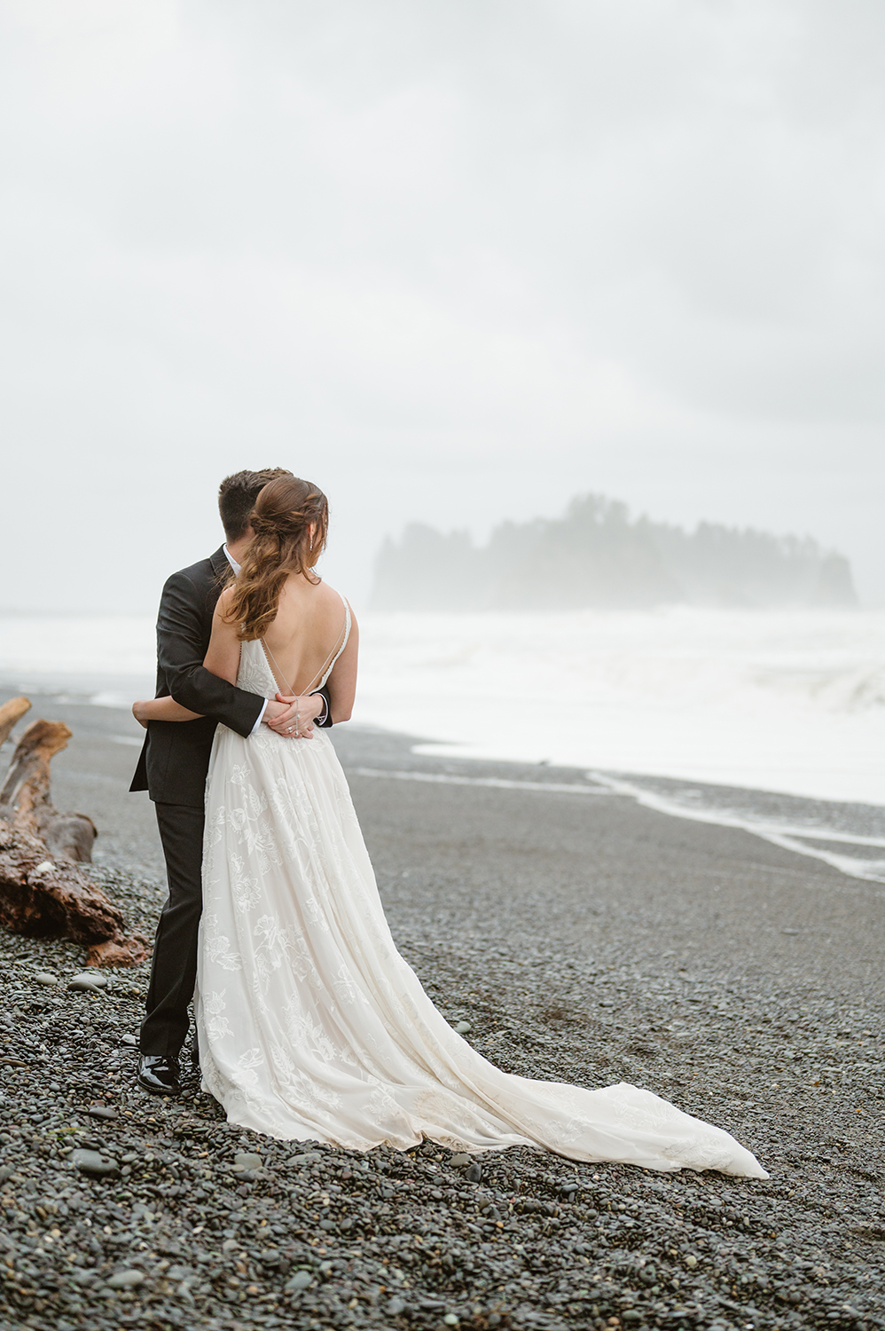 🏖️ Beach Elopements | Tips + Destinations for Eloping on the Beach